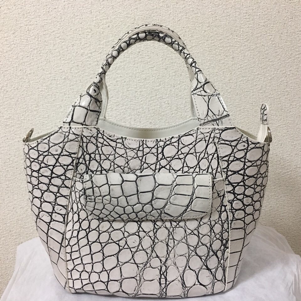 KENTAK – Luxury crocodile handbags